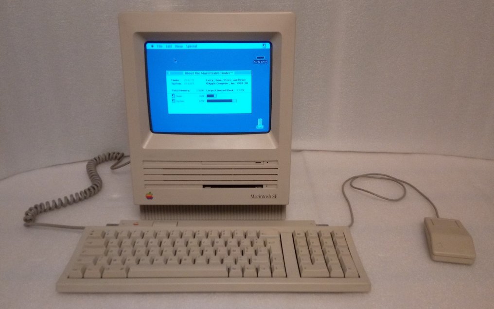 Apple Macintosh SE - 1987 + Original Apple bag - Computer - auction ...