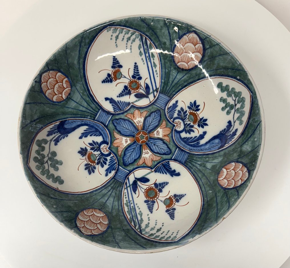 Antiek Delft polychroom schotel of bassin 17de/18de eeuw - De Grieksche ...