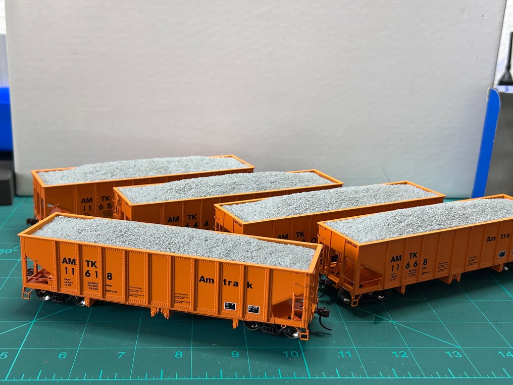 Athearn RTR H0 - 95713+95715 - Model train freight carriage (2) - 40’ outside braced ballast ...