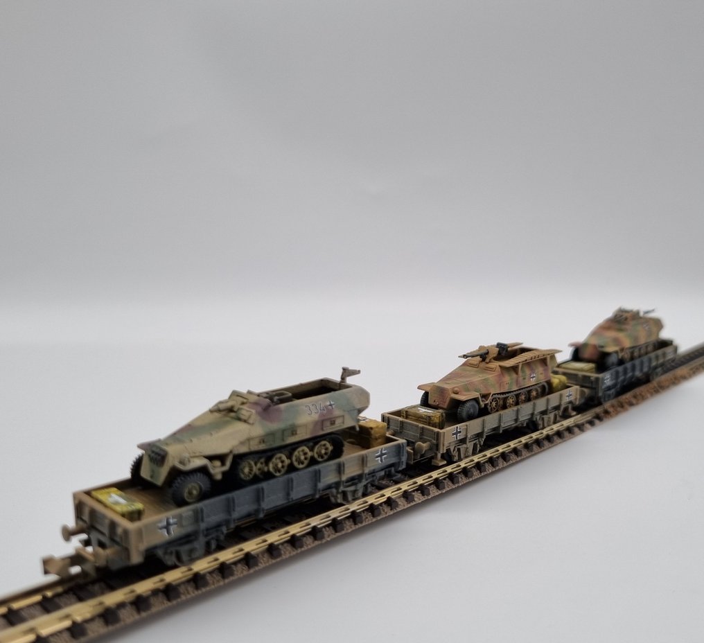 Arnold, Roco N - Model train (3) - Wehrmacht - tank transport with SD ...