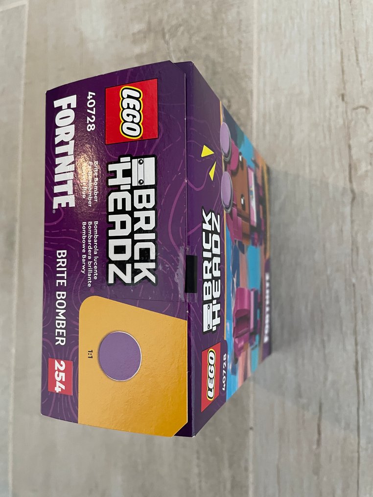 LEGO Set - 40728 - BrickHeadz, Fortnite - Brite Bomber - auction online ...