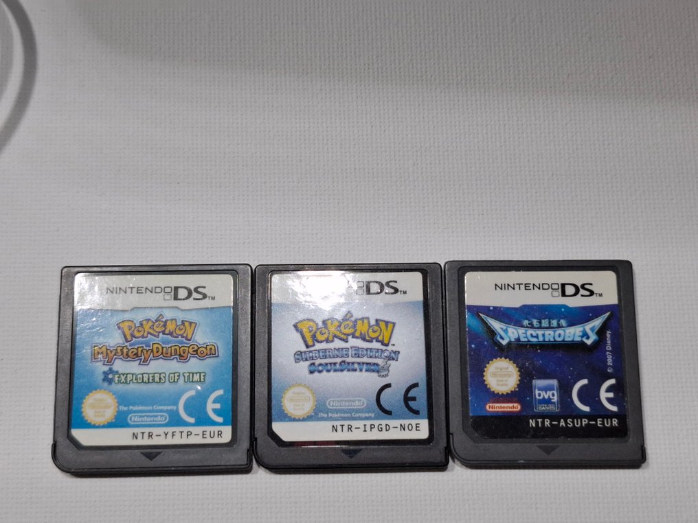Nintendo - DS - with Pokémon games - Video game console + games ...