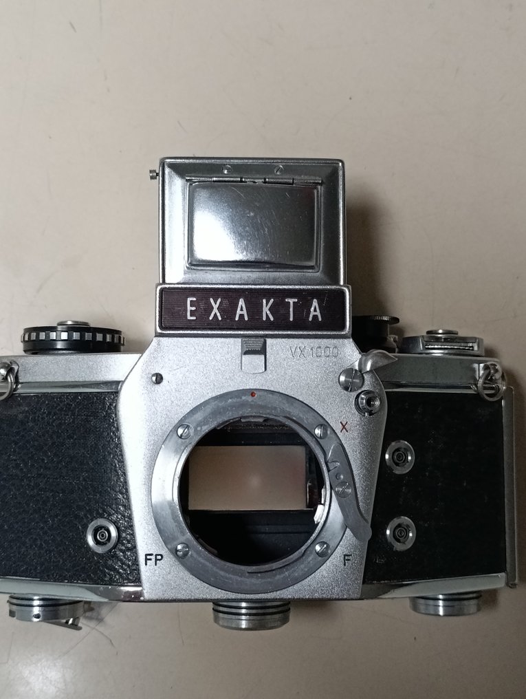 Exakta EXA / Exakta VX 1000 + acc. Analogue camera - auction online Catawiki