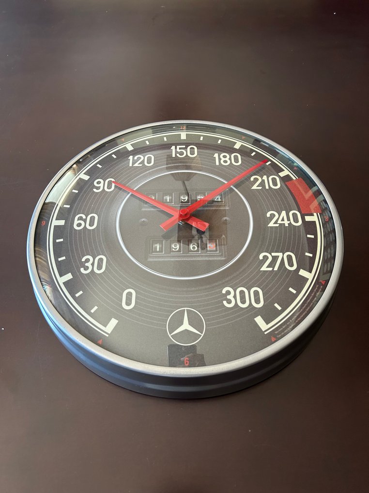 Wall clock - Mercedes - Aluminium, Glass - 2010-2020 - auction online ...