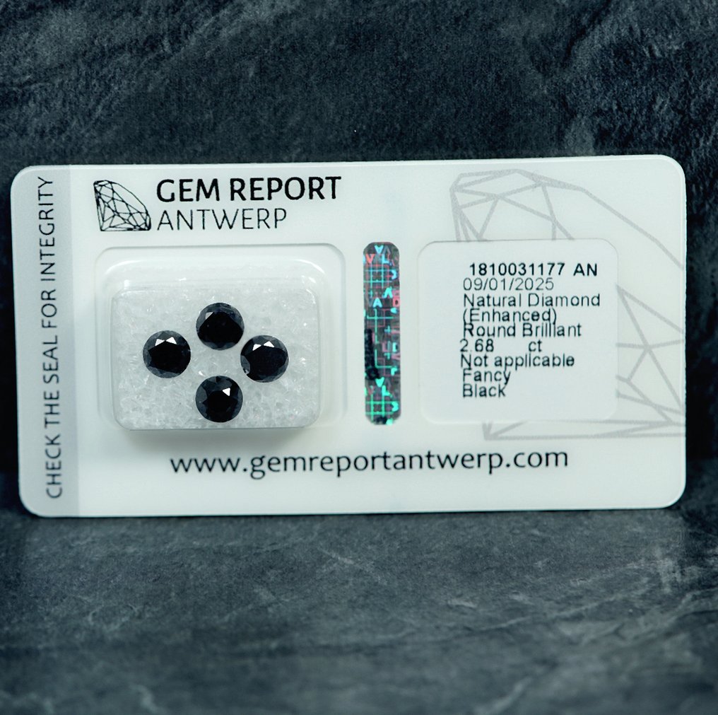 4 pcs Diamond (Colour-treated) - 2.69 ct - Not specified in lab report ...