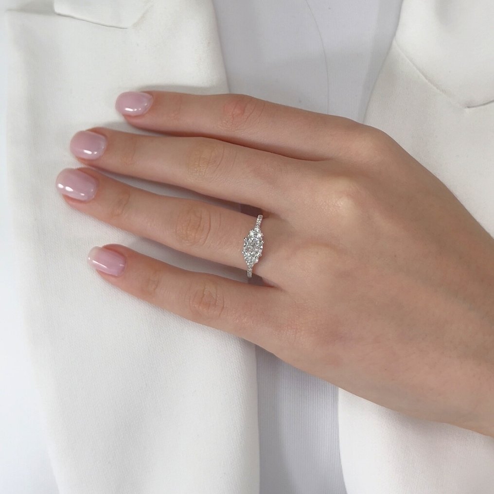 Ring - 18 kt. White gold - 1.34ct. tw. Diamond (Natural) - Diamond - Dazzling Ring - auction ...