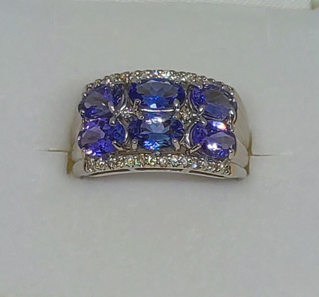 No Reserve Price - Statement ring - 18 kt. White gold - 2.81ct. tw. Tanzanite - Diamond ...