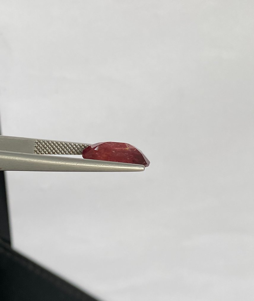 No Reserve Price - 1 pcs Red Ruby - 5.20 ct - Lotus Gemology - No Heat Intense Red - auction ...