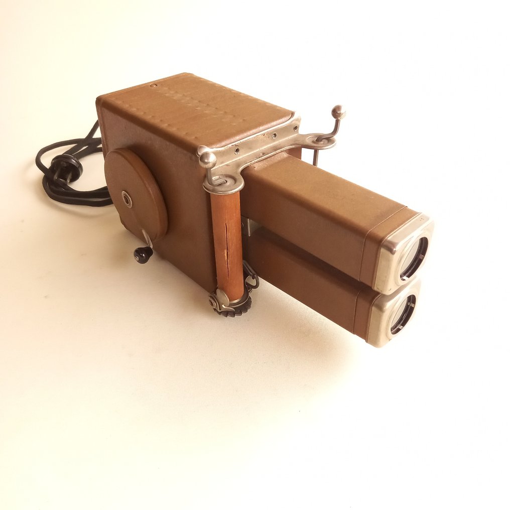 Uncle Sam's Movie Projector Durotone (1930's) Projector - auction ...