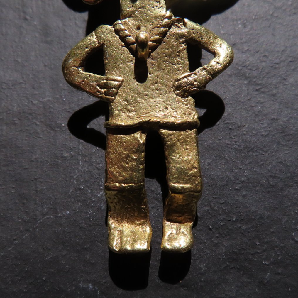 Quimbaya, Colombia Goud Halsketting. 300-900 n.Chr. Lengte 25,5 cm ...