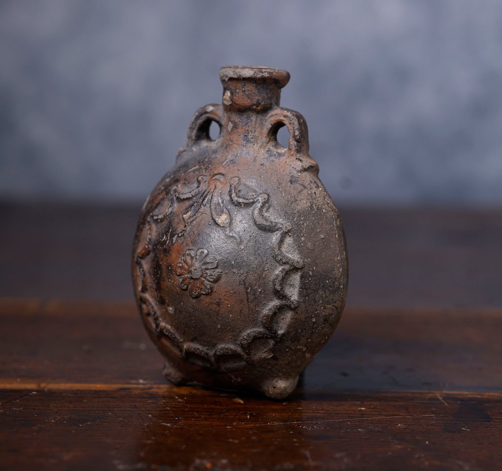 Ancient Roman Egyptian burnished terracotta flask - 8 cm - auction ...