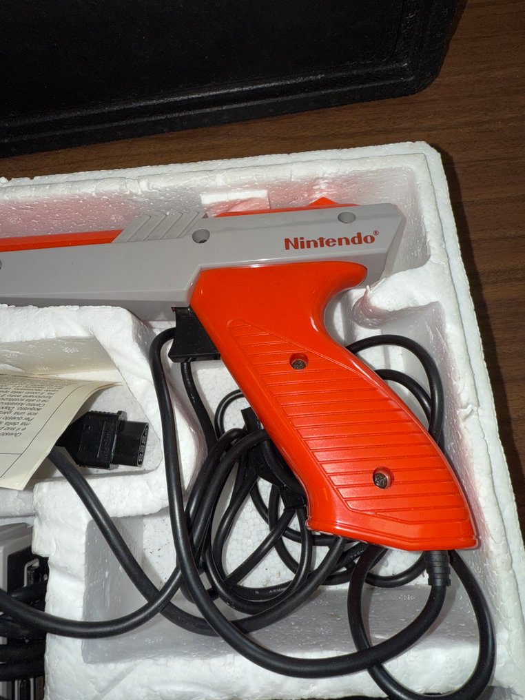 Nintendo - Nes - Console with accessories Nintendo Entertainment System ...