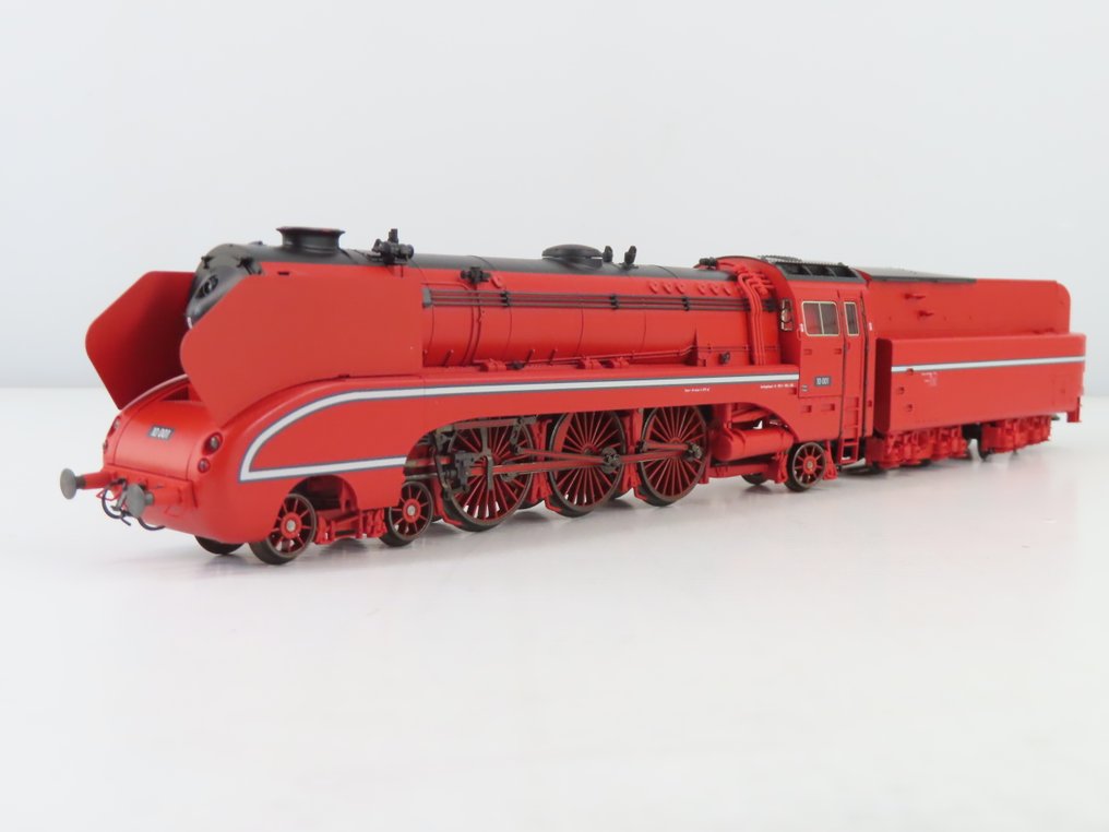 Märklin H0 - 37082 - Steam locomotive with tender (1) - BR 10, 'Design ...