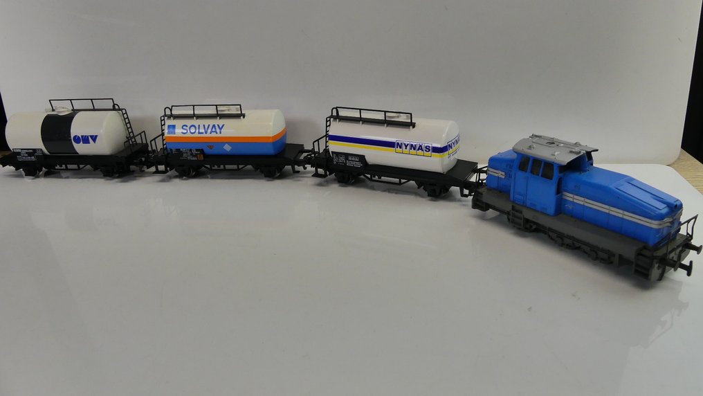 Märklin H0 - Train set (4) - Diesel locomotive DHG 500 with tank wagons - NMBS, ÖBB, SJ ...