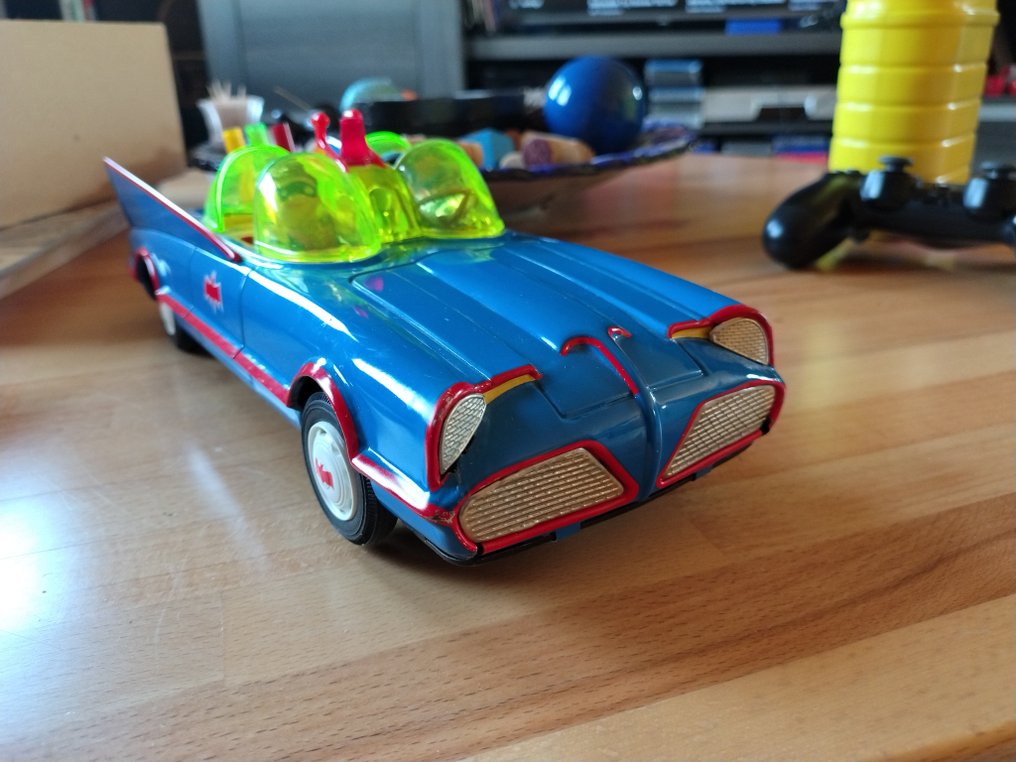 ASC, Japan - Tin toy car - Batmobile, Battery Powered Toy, Boxed - 1960-1970 - Japan - auction ...