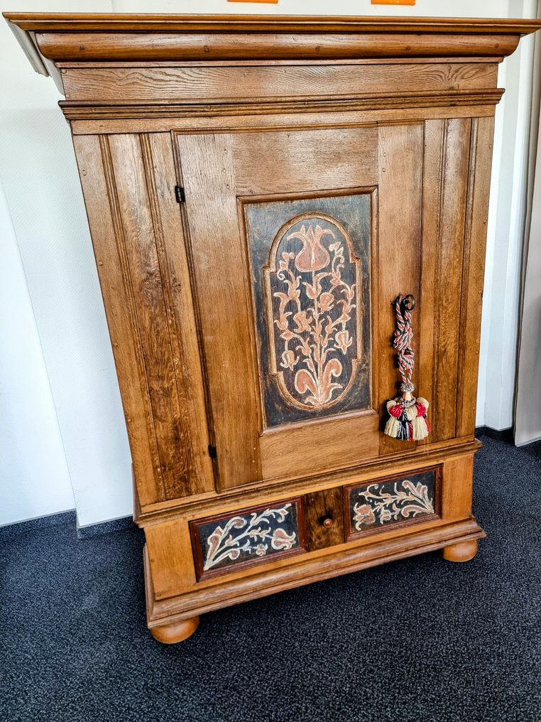 Schrank - Eiche - Massiv Eiche - auktion Catawiki