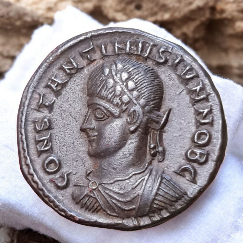 Roman Empire. Constantine II, (as Caesar AD 317-337). Follis ...