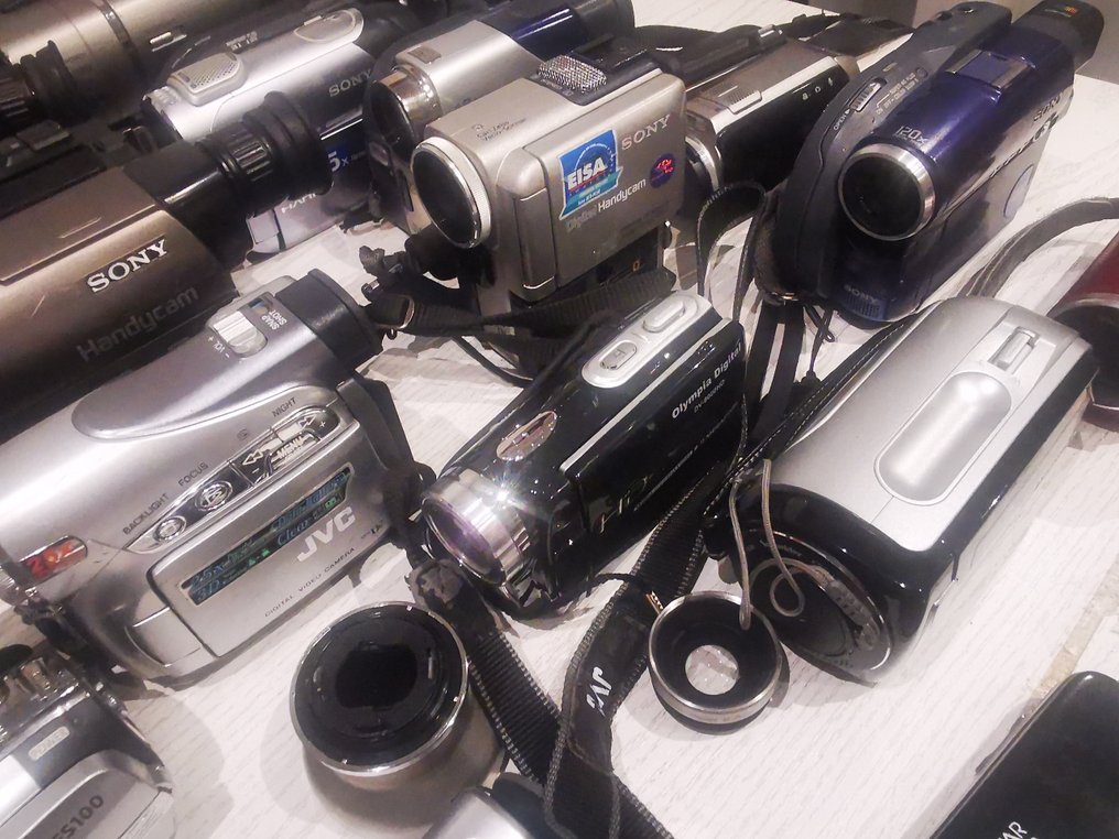 Canon, JVC, Panasonic, Sharp, Sony Assorted Vintage Video Camcorders Hi ...