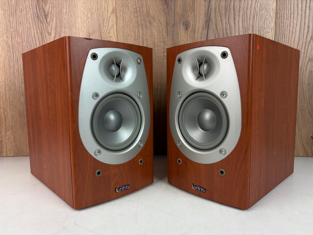 Infinity - Beta 10 Conjunto de altavoces - Catawiki