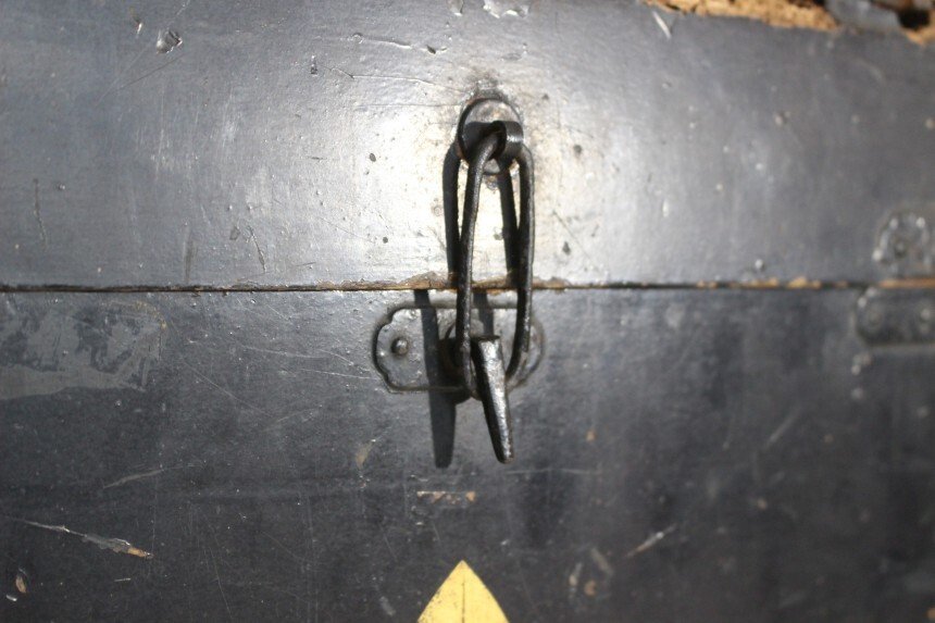 Armour - Japan - Hitsu (armor box) w/Gold Family Mon : E2-827 Edo ...