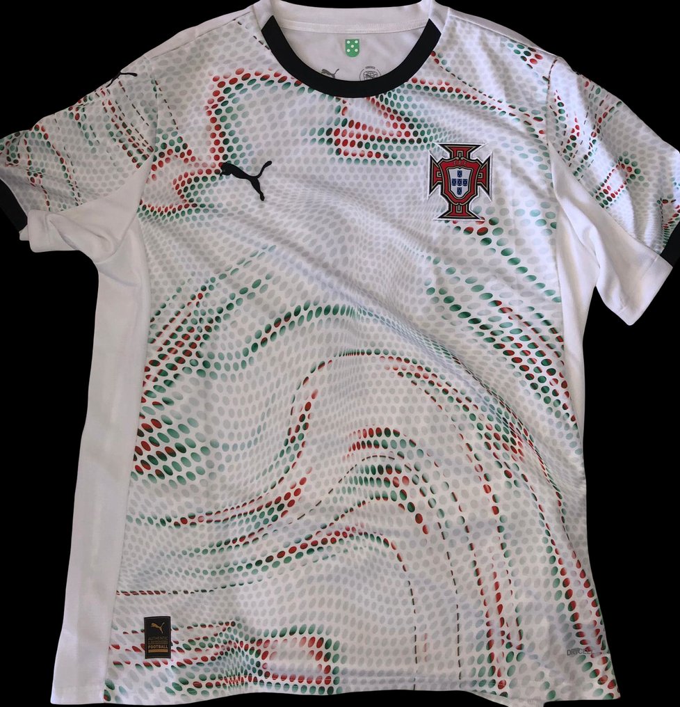 Portugal - Cristiano Ronaldo - 2025 - Football jersey, poster - auction ...