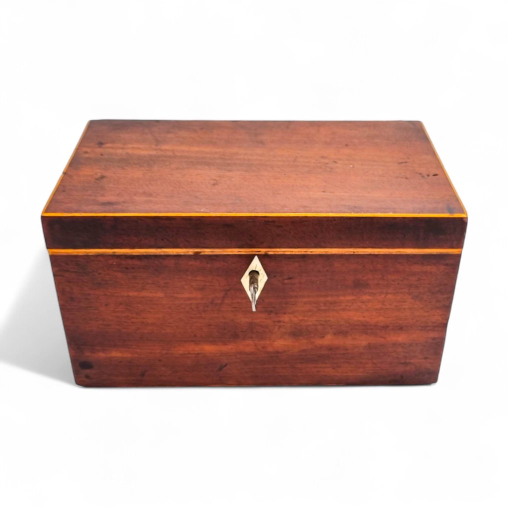 Victorian mahogany and boxwood string tea caddy with working key ...