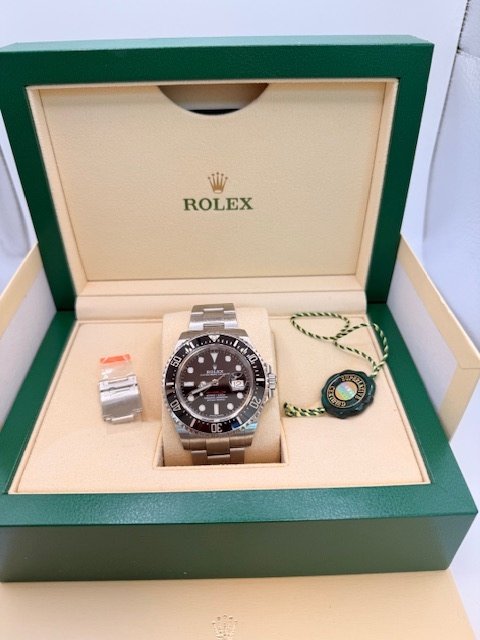 Rolex - Sea-Dweller - Red line 126600 full set - Homem - 2010-2020 ...