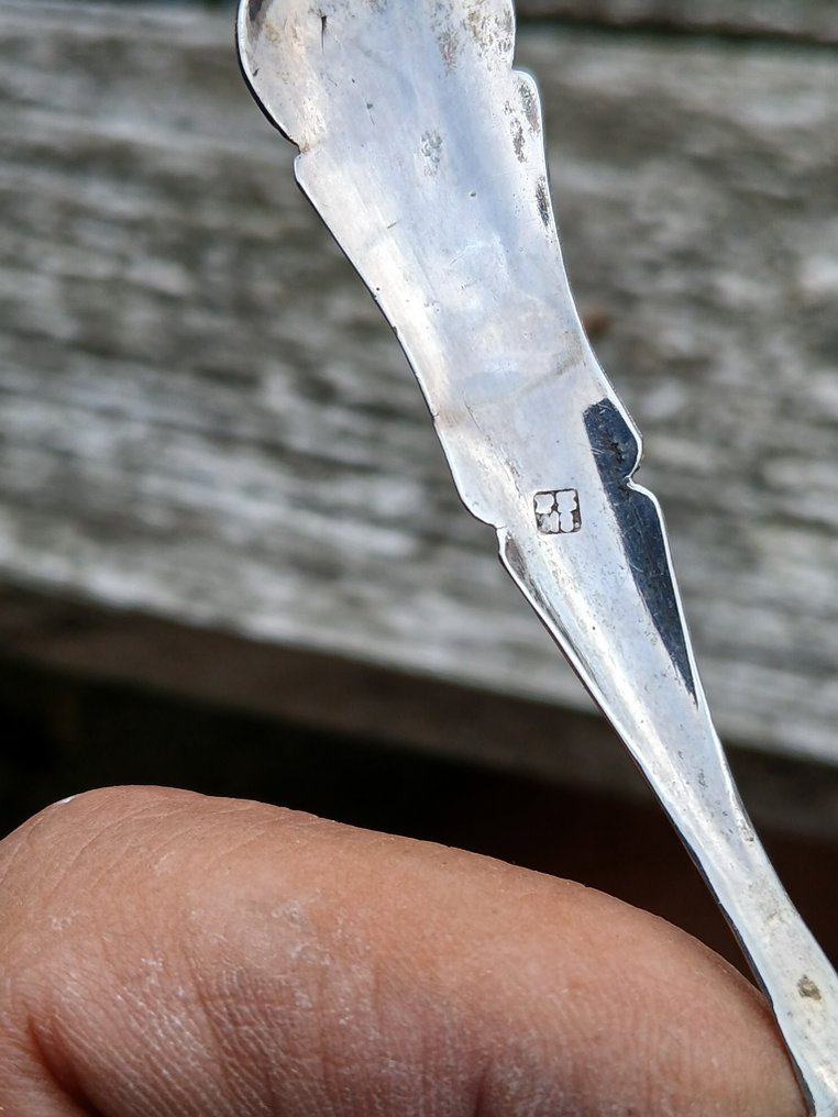 A set of five teaspoons and a sugar sifter - Tea spoon (6) - .835 silver - auction online Catawiki