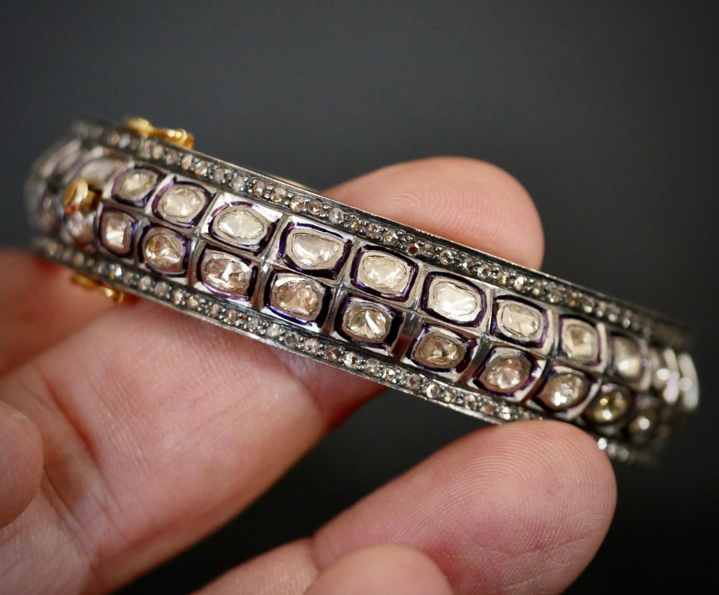 Vittoriano bracelet in gold worked with filigree, set with Polki ...