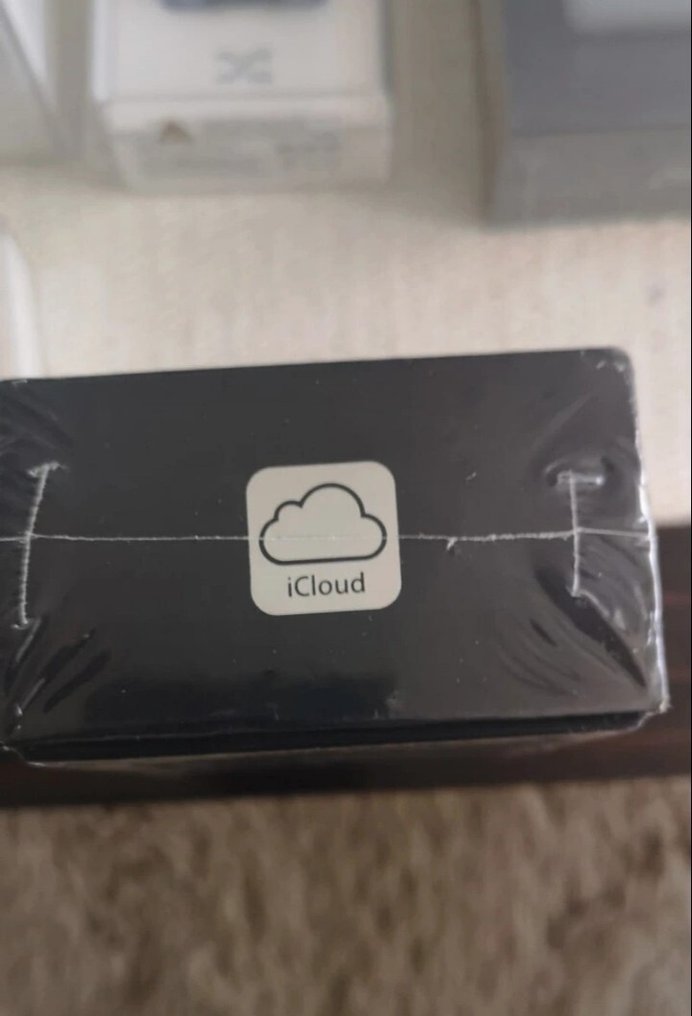 Apple iPhone 3GS 8GB A1303 - iPhone - In original sealed box - auction ...