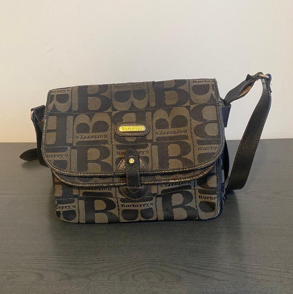 Burberrys - 2.55 - Schultertasche - auktion Catawiki