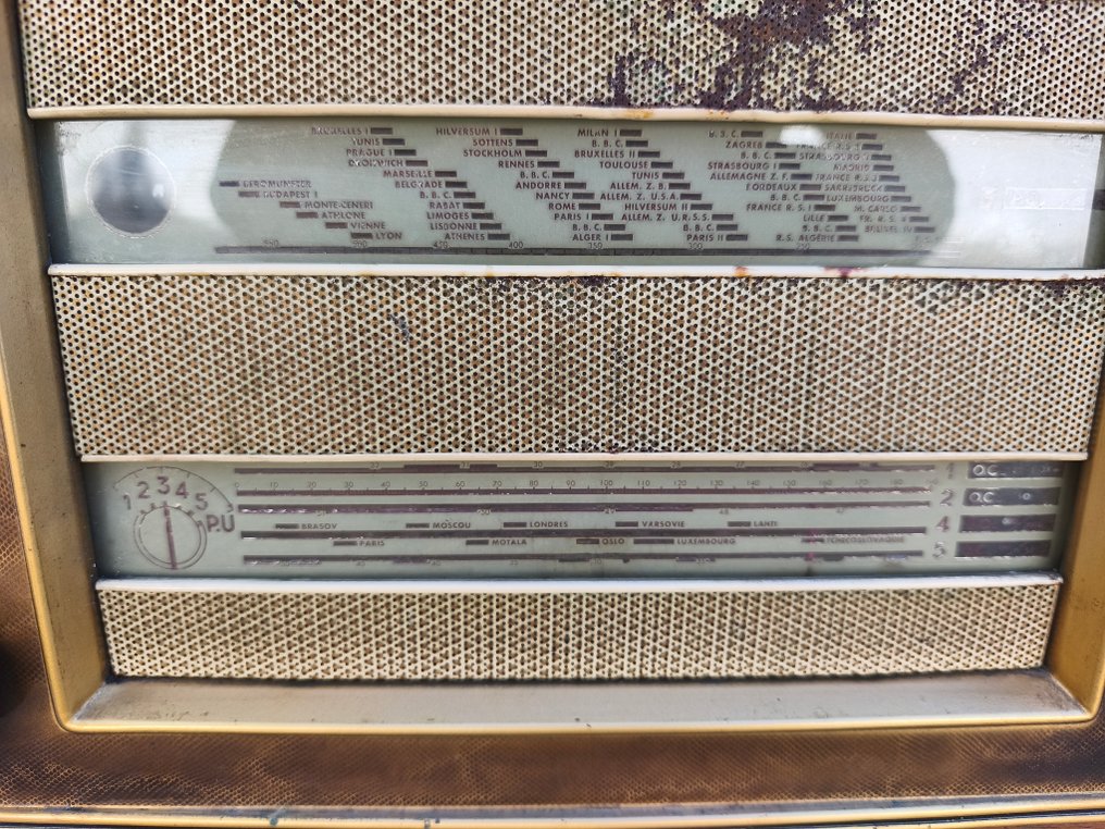 Pathé Marconi - Vintage Pathé-Marconi Radio Model 550 from 1951 Radio ...