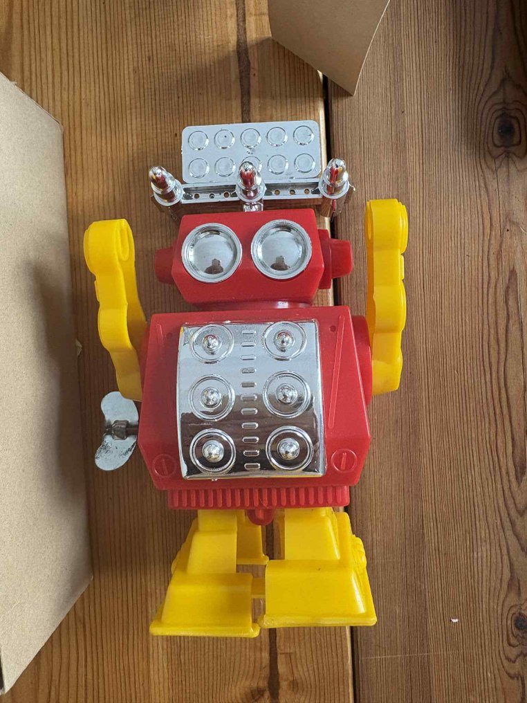 SH Horikawa - Toy robot - Radar Robot Wind Up Plastic Robot, Boxed ...