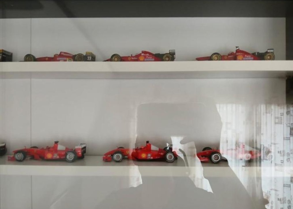1:43 - Model race car (55) - Formule 1 - Scale models Ferrari/McLaren ...