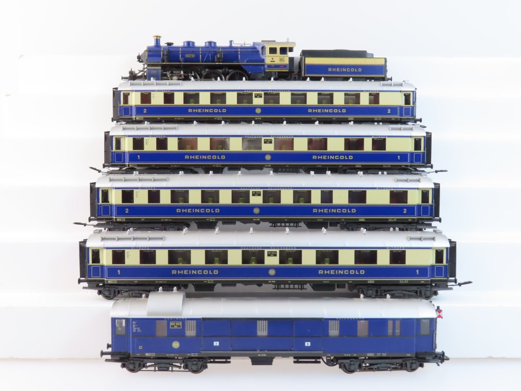 Märklin H0 - 26750 - Train set (1) - 6-piece set '75 years Rheingold' with BR S3/6 and - DRG ...