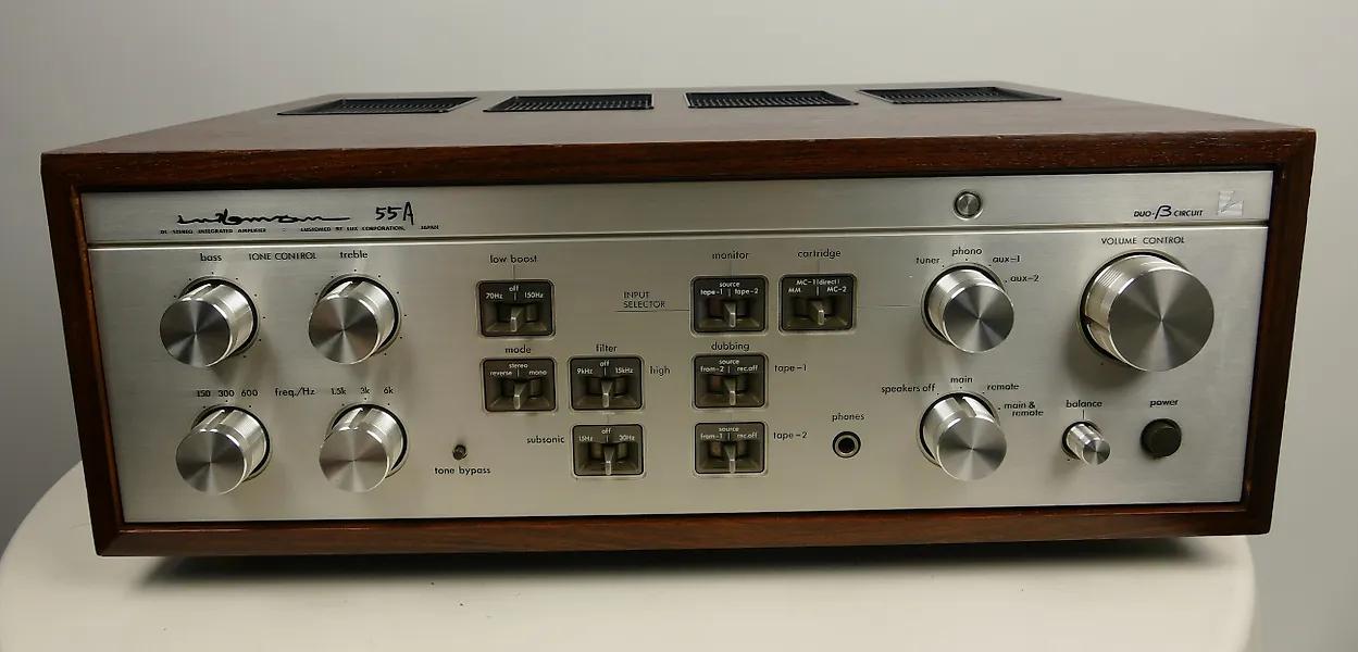 Stereo amplifier Audio Equipment for Sale in Online Auctions