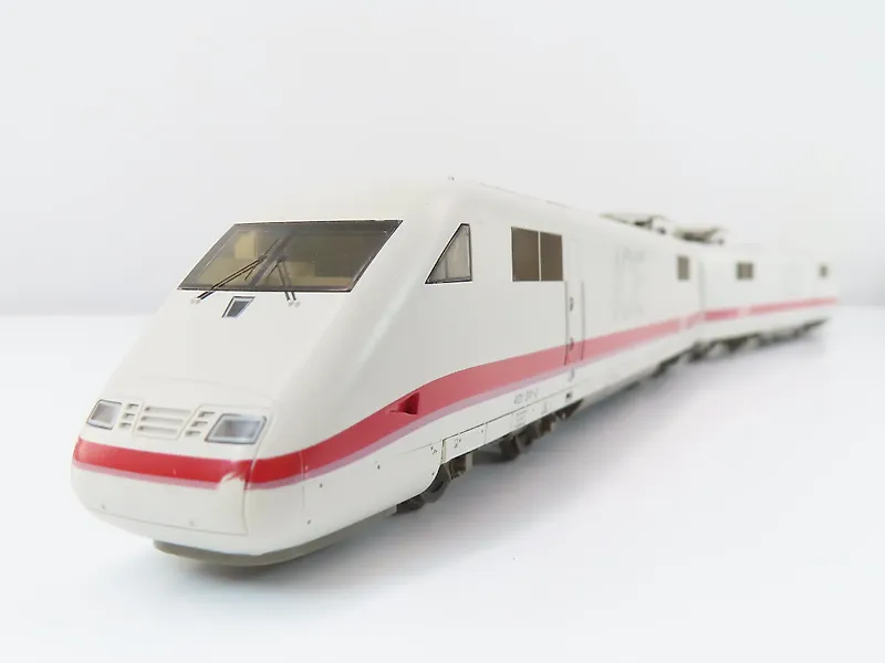 DR (DDR) Train unit Model Trains for Sale in Online Auctions