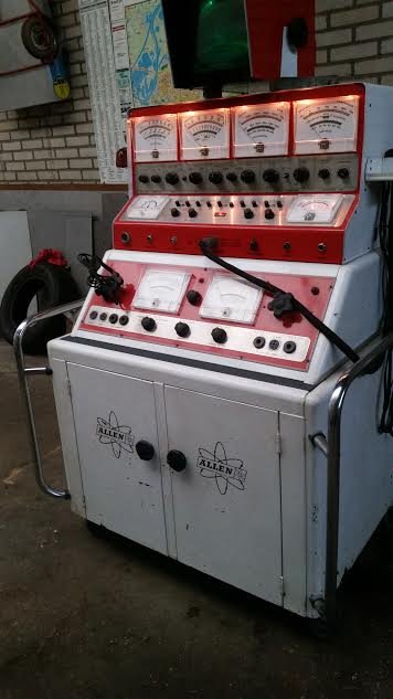 Allen-tronic, functional engine tester with scope (1965). - Catawiki