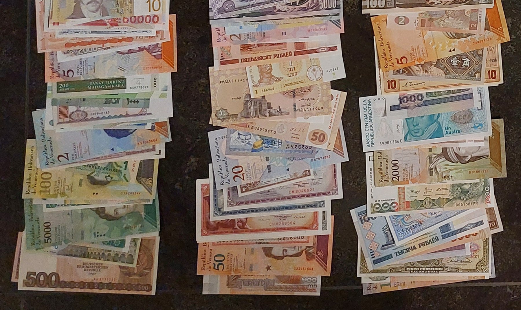 World - 300 different banknotes 1942 - 2022 - Catawiki