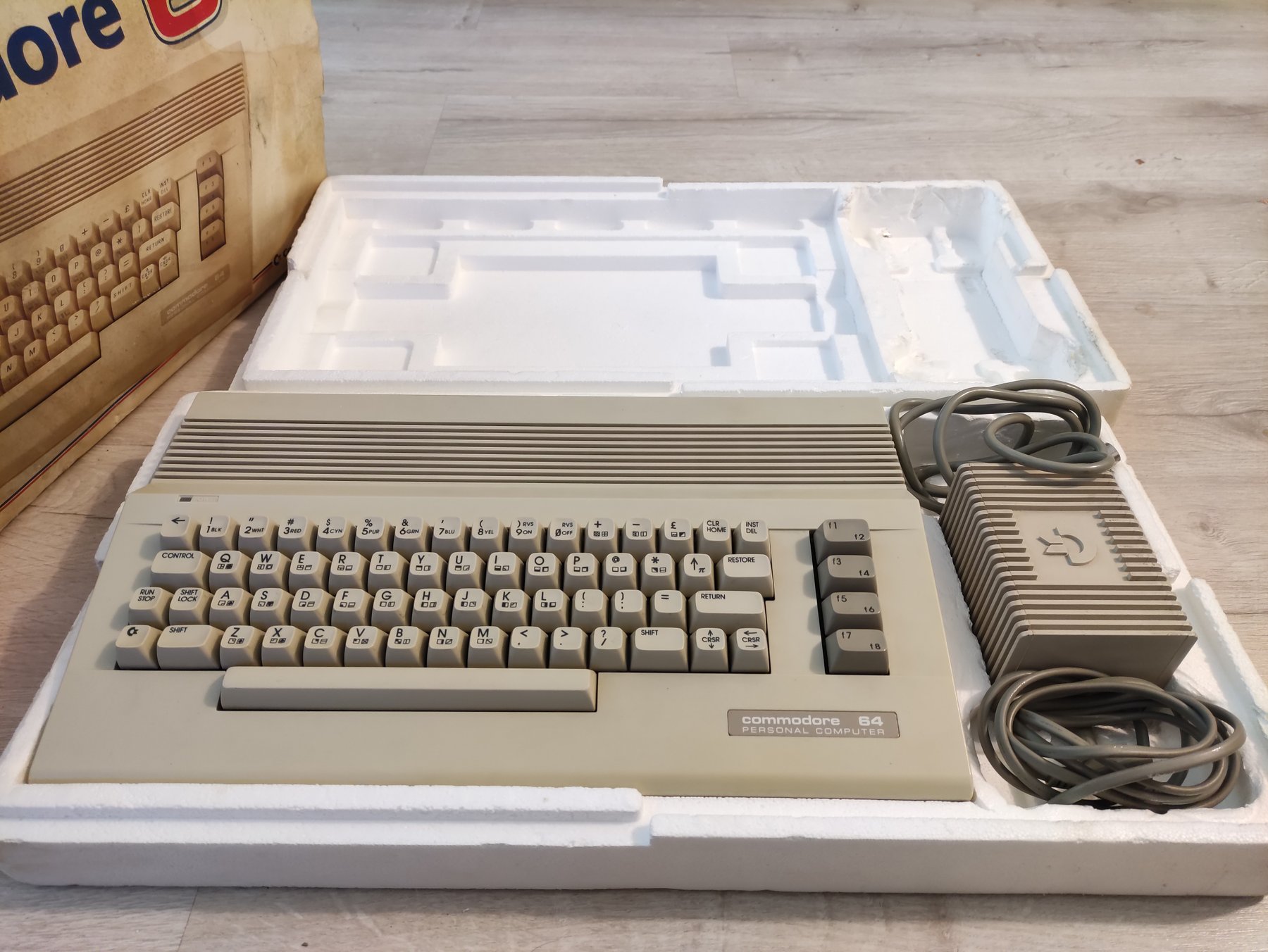 1 Commodore 64 - Console - In original box - Catawiki
