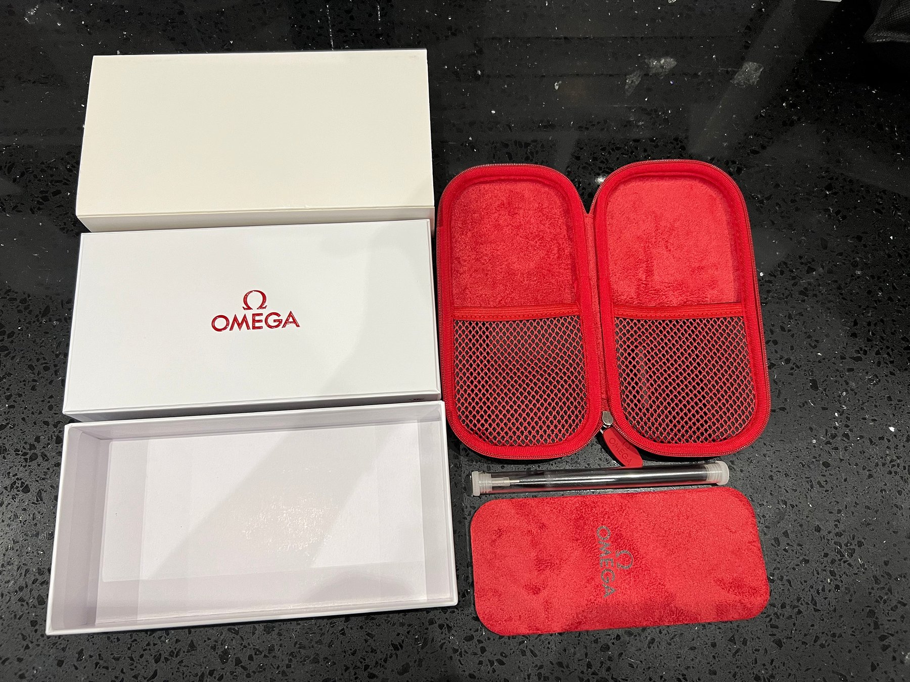 Omega Travel Box Service - Catawiki