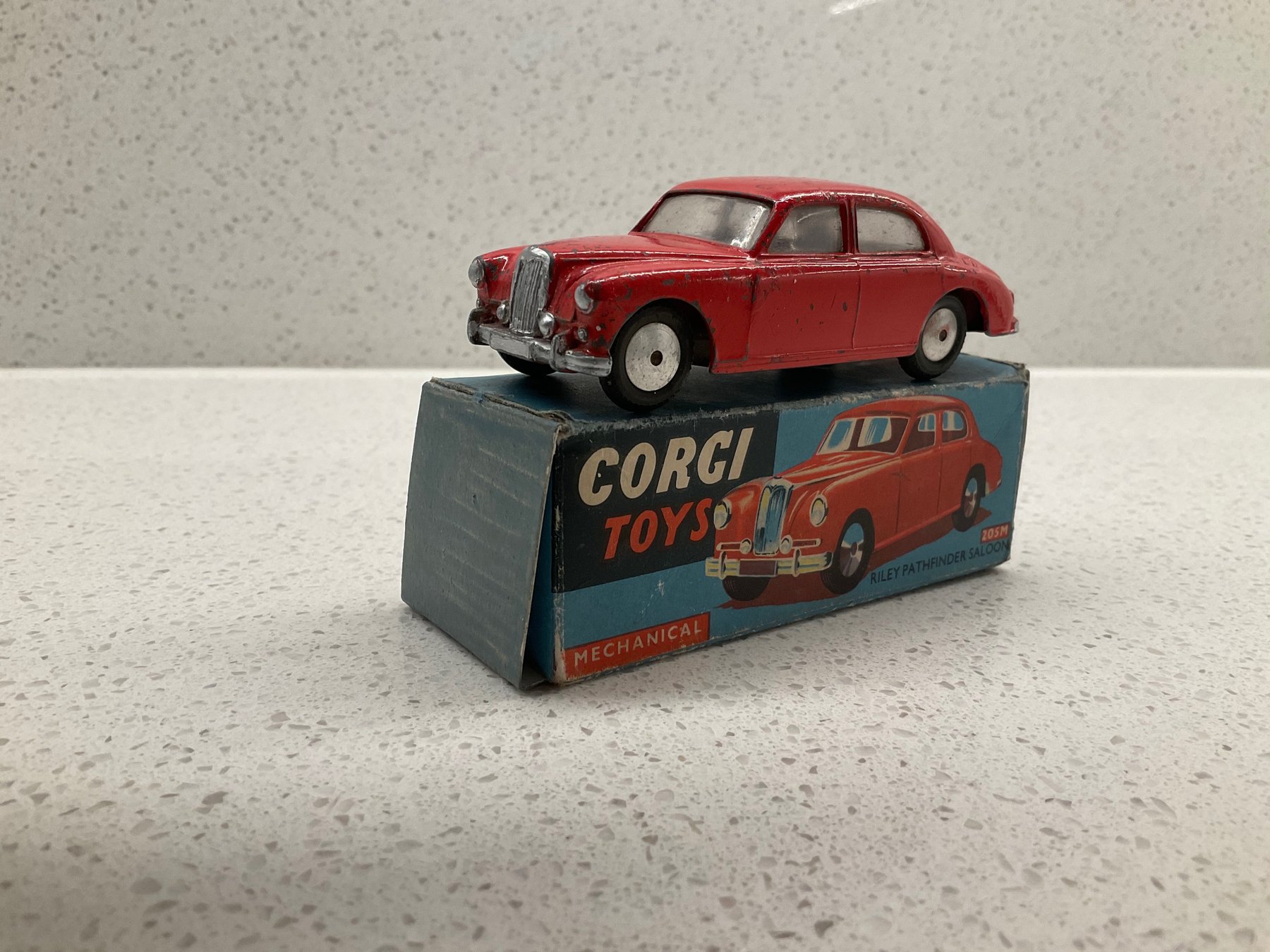 Corgi - 1:43 - Riley Pathfinder - Catawiki