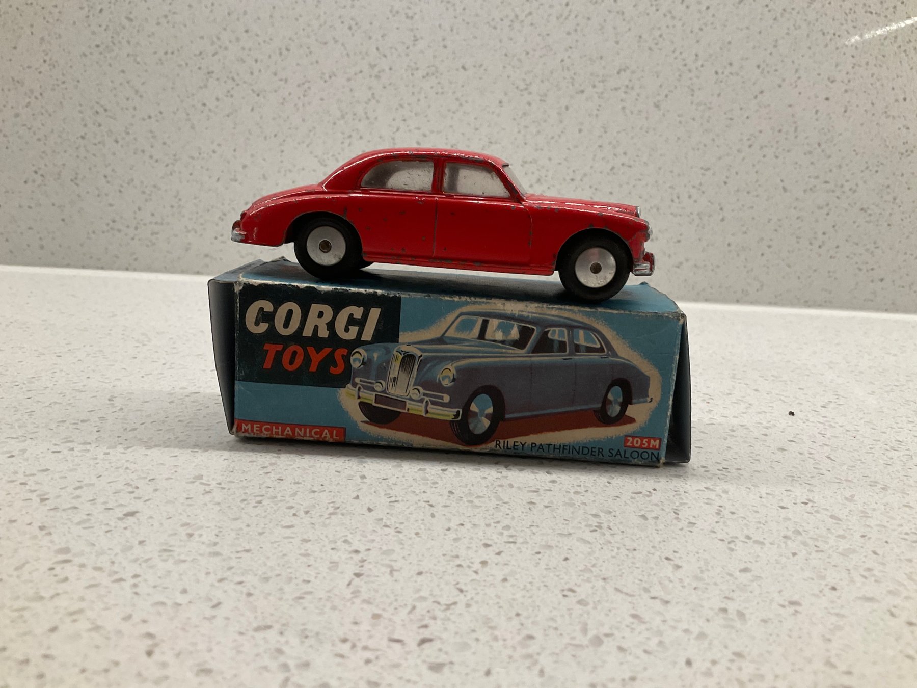 Corgi - 1:43 - Riley Pathfinder - Catawiki