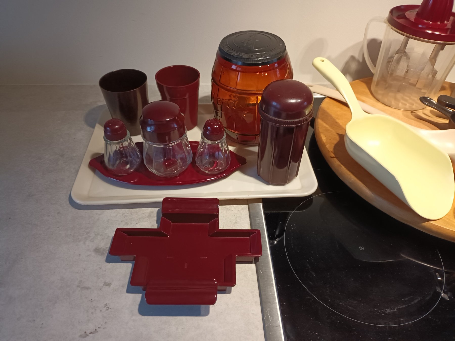 Beautiful collection of Bakelite kitchen utensils (18) - - Catawiki