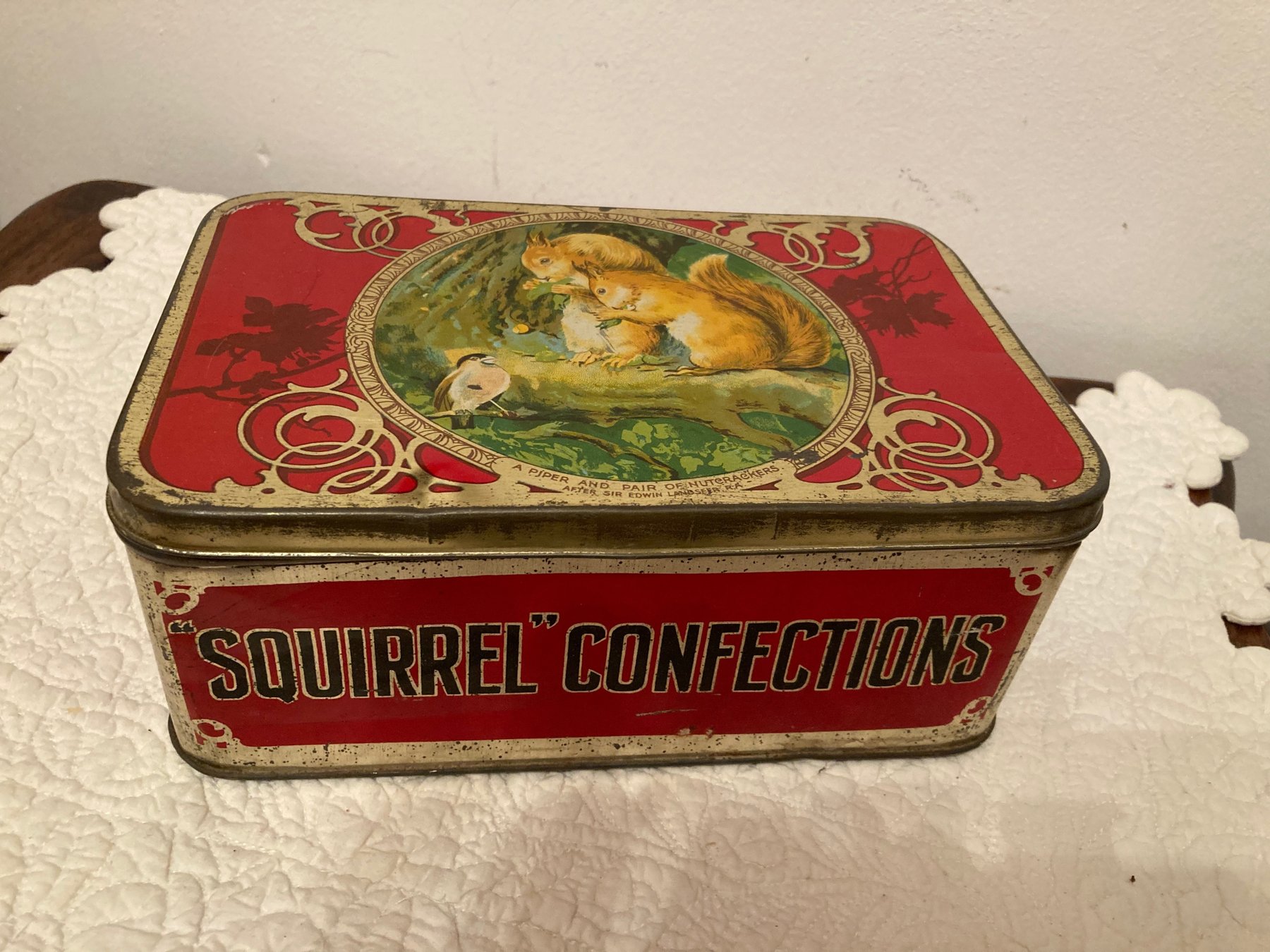 squirrel confections - Box (1) - metal - Catawiki