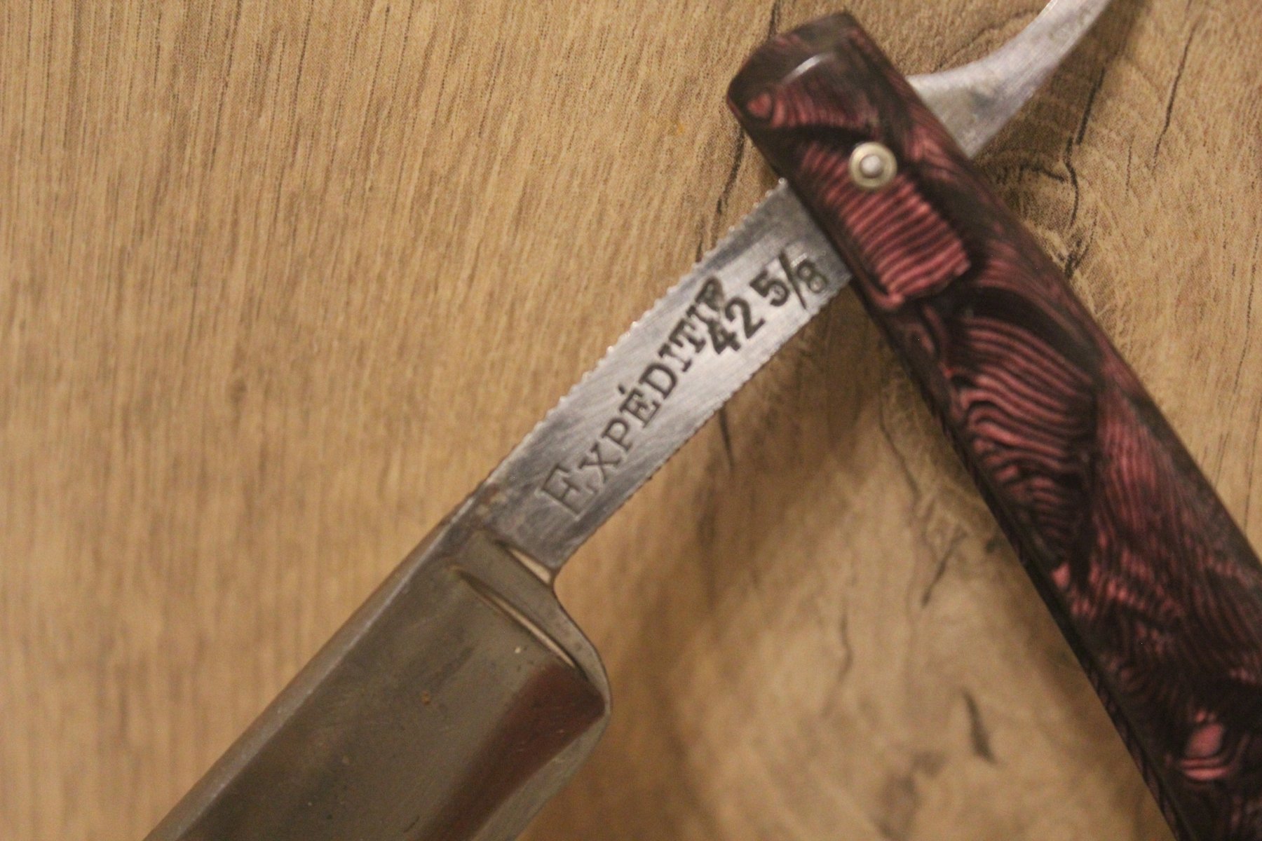 5 authentic straight razors and 3 advertisements from the - Catawiki