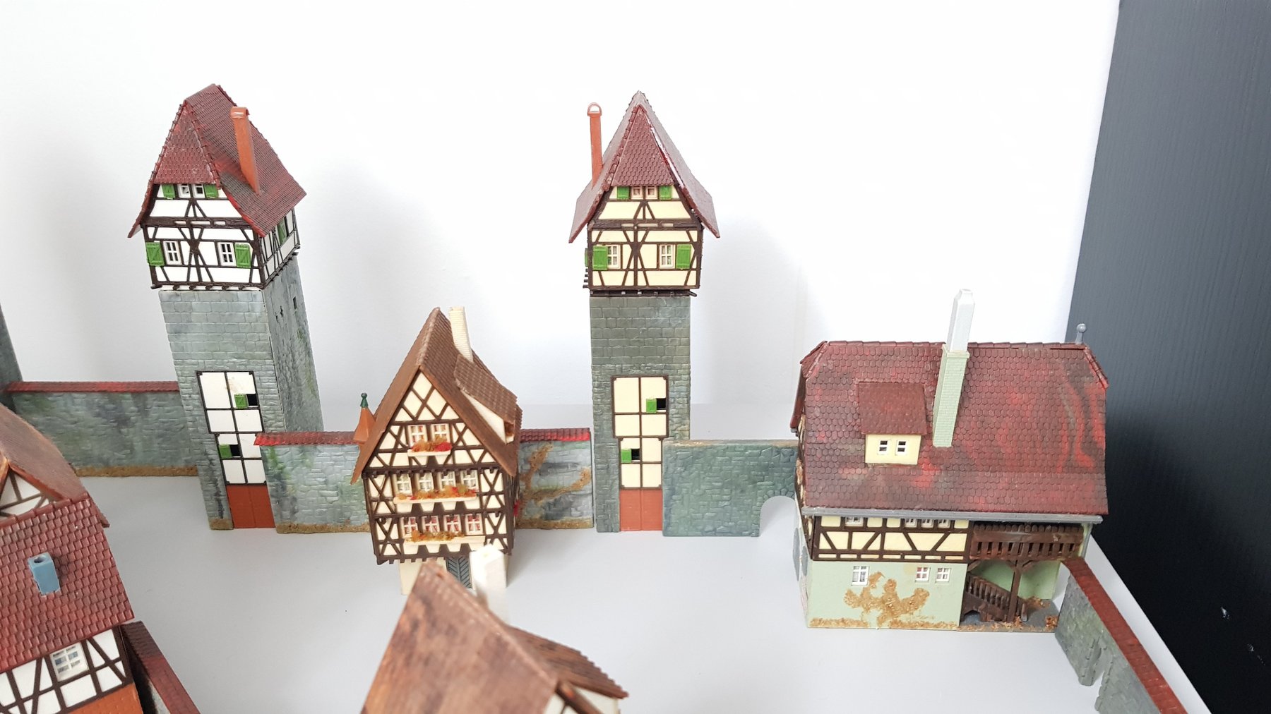 Faller H0 - Scenery - City wall with city gate, towers and - Catawiki