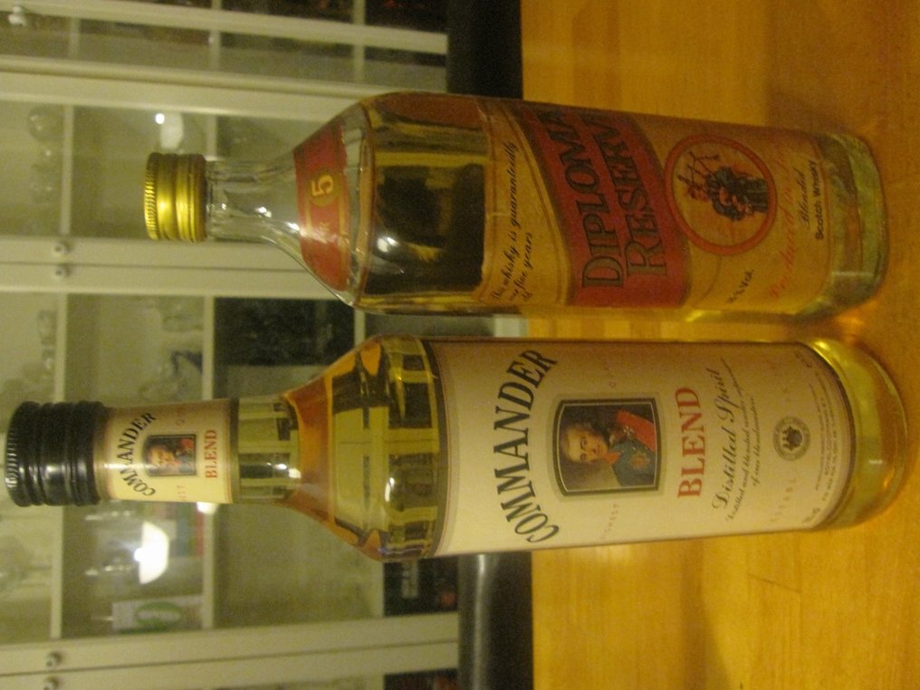 Commander Blend Whisky en Diplomat Reserve Blended 5 years - Catawiki