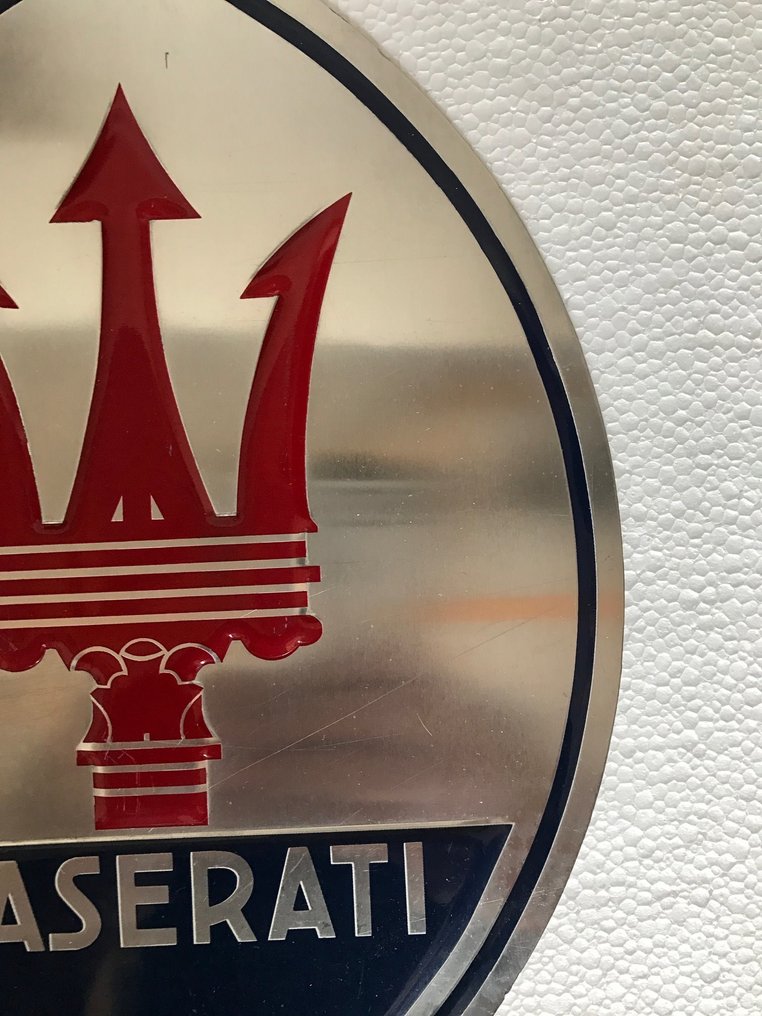 Maserati - sign in pressed metal - circa 1990 - Catawiki