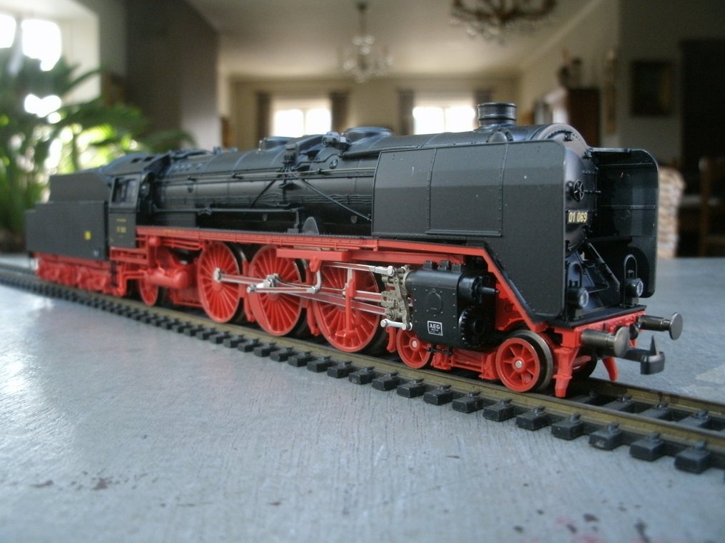 Roco H0 - 43316 - Dampflokomotive mit Tender - BR 01 - DRG - Catawiki